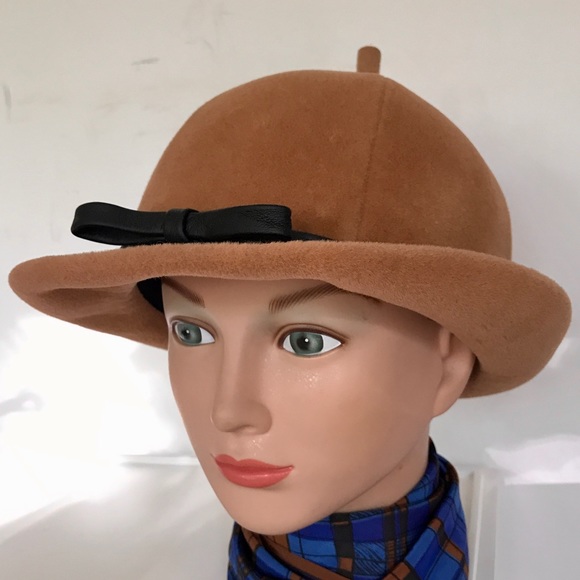 Emme New York | Accessories | 96s Pristine Vintage Fur Hat With Leather ...